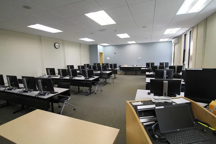 Computer Labs: Events & Conference Spaces: Thomas College